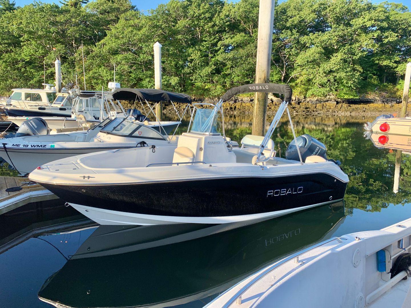 Freedom, Robalo 18' | Harbormoor